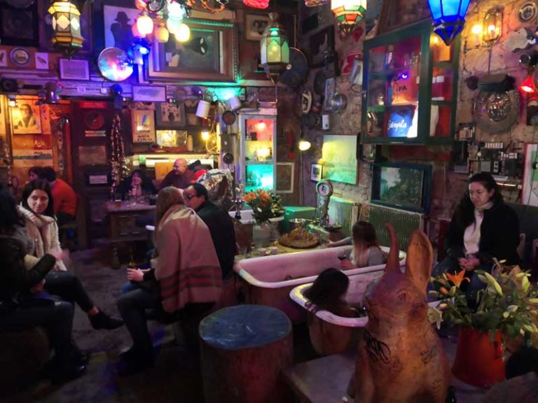 TOP 5 Ruin Bar Budapest, el Szimpla Kert y 4 más | 365 Sábados viajando